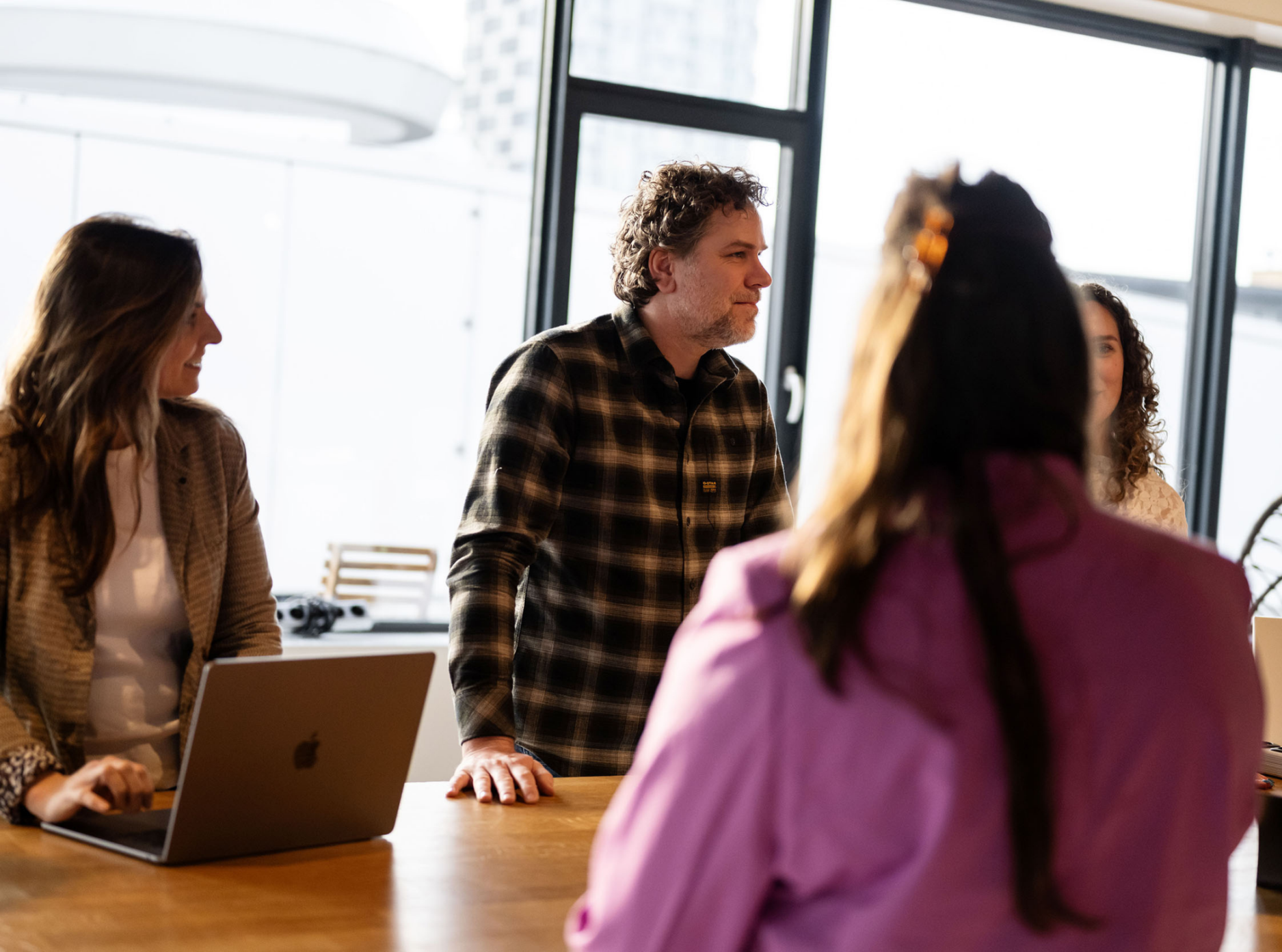 5 trainingen om een positieve werksfeer in je team te creëren ...